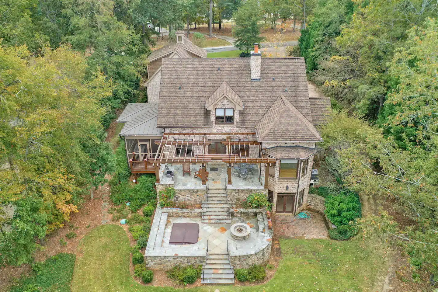 Guide to Lake Oconee: Where to Stay, Unique Experiences