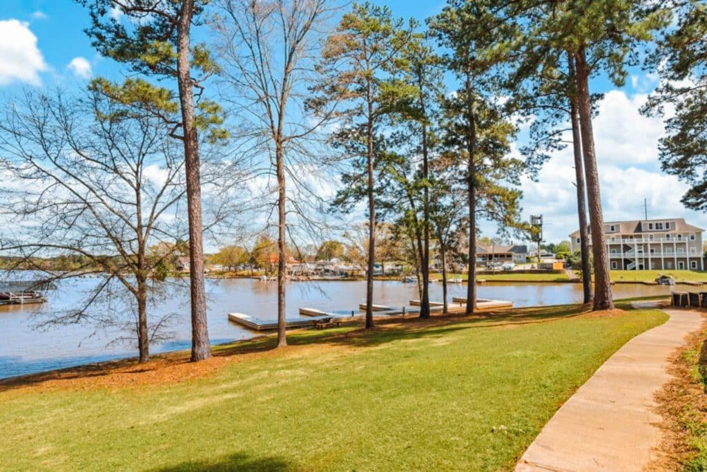 Top 3 Lake Oconee & Lake Sinclair Fall Vacation Rentals